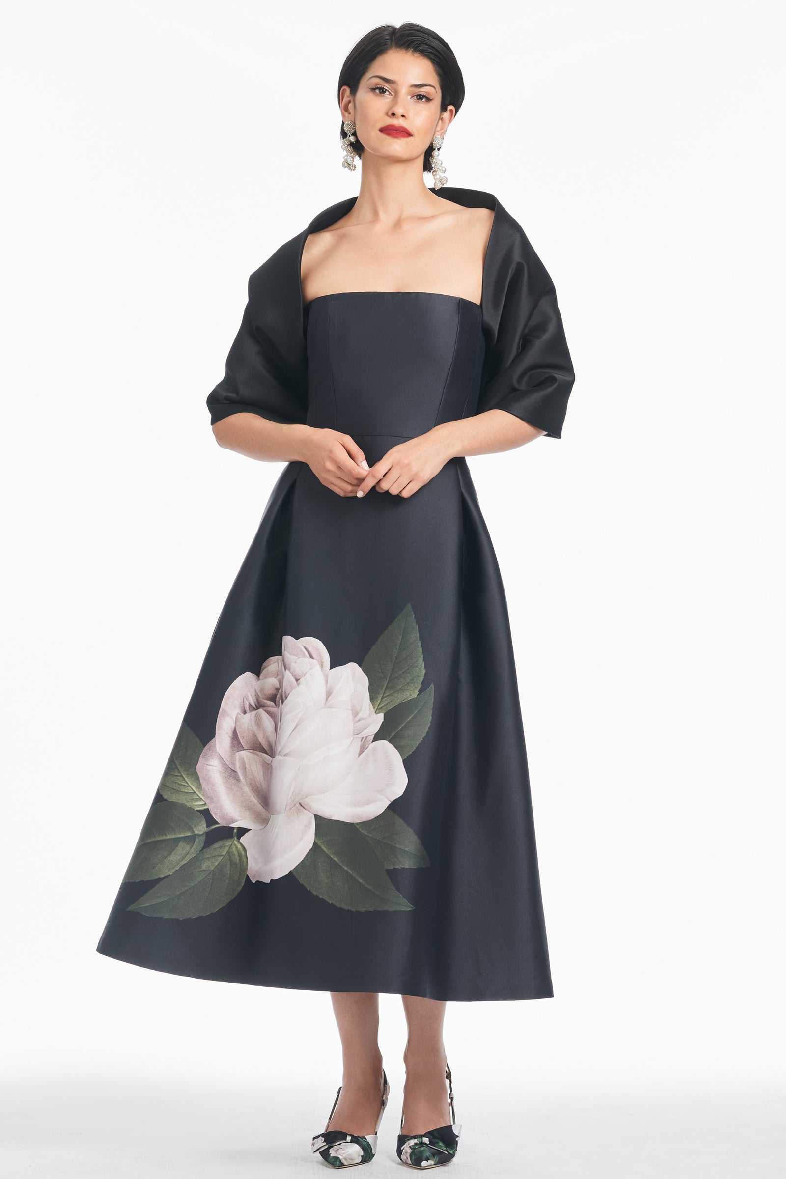THE HUG SHAWL in BLACK - Sachin & Babi